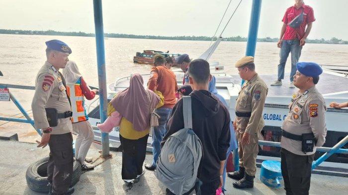 Pengamanan dan Pemeriksaan Speed Boat di Pelabuhan Inhil Riau Terus Dilakukan Pada Libur Nataru ...