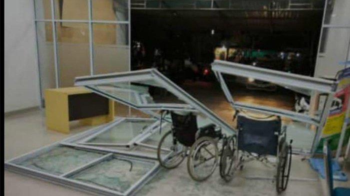 Pintu Kaca IGD RSUD Tengku Rafian Siak Riau Ambruk, Pasien dan Petugas ...