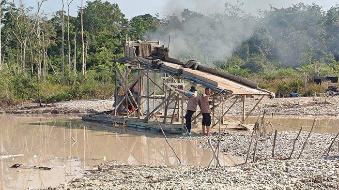 Kembali Gerebek Kawasan Tambang Emas Ilegal, Polres Kuansing Musnahkan 10 Unit Alat Penambang ...