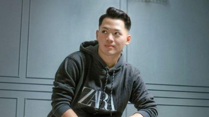 Punya Suara Unik Seperti Perempuan, Beginilah Sosok Penyanyi Bernama ...