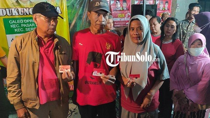 Ramai Deklarasi Dukungan Simpatisan PDIP Untuk Paslon 02 di Solo, Pakar ... Ramai Deklarasi Dukungan Simpatisan PDIP Untuk Paslon 02 di Solo, Pakar ...