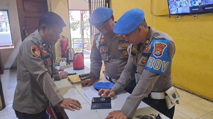DETIK-DETIK Ponsel Personel Polres Rohil Riau di Razia, Berantas Judi Online - Tribunpekanbaru.com
