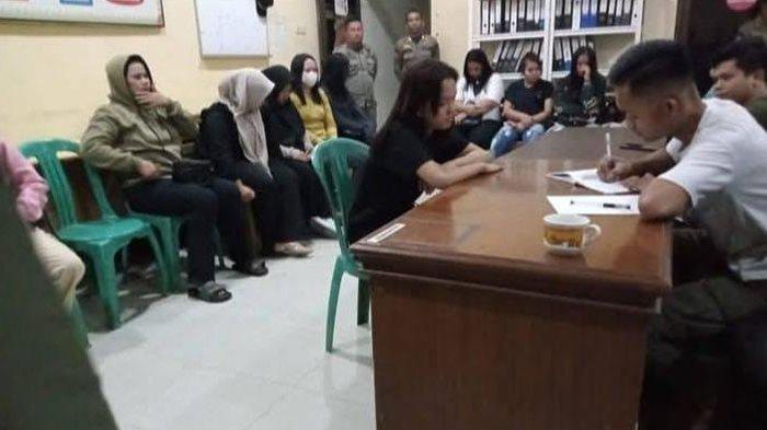 Satpol PP Kuansing Jaring 12 Pasangan Mesum saat Razia Pekat di Dua Wisma - Tribunpekanbaru.com
