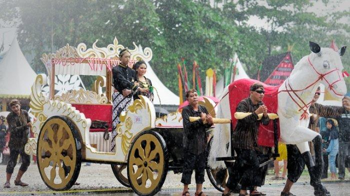 Harmoni dalam Keragaman di Pekan Seni Budaya Riau Kompleks 2023 ...