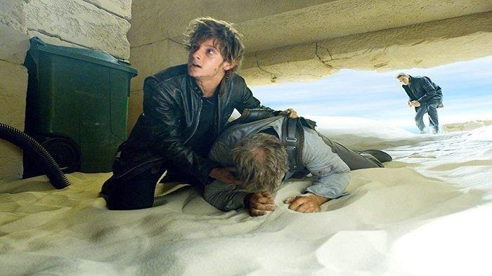 Sinopsis Film Jumper Tayang Malam Ini, Kisah Jumper yang Memiliki ...