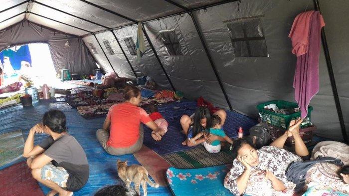 Air Makin Tinggi, Tenda Pengungsian di Lokasi Banjir Rumbai Pekanbaru ...