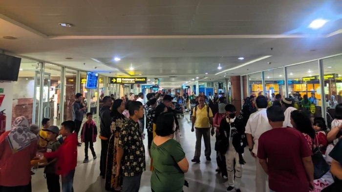 Puncak Arus Mudik di Bandara SSK II Pekanbaru Pada H-5 Lebaran 2024 - Tribunpekanbaru.com