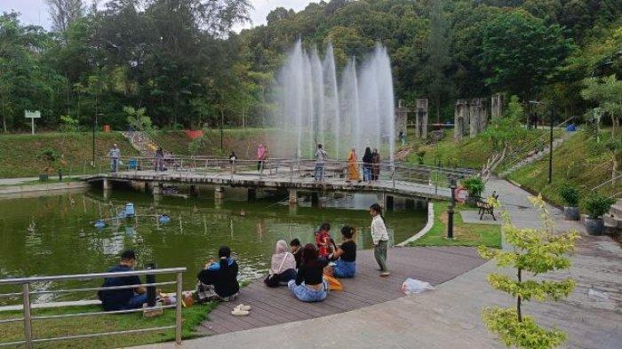 Bewisata di Taman Rusa Sekupang, Ada Rusa dari Istana Bogor ...