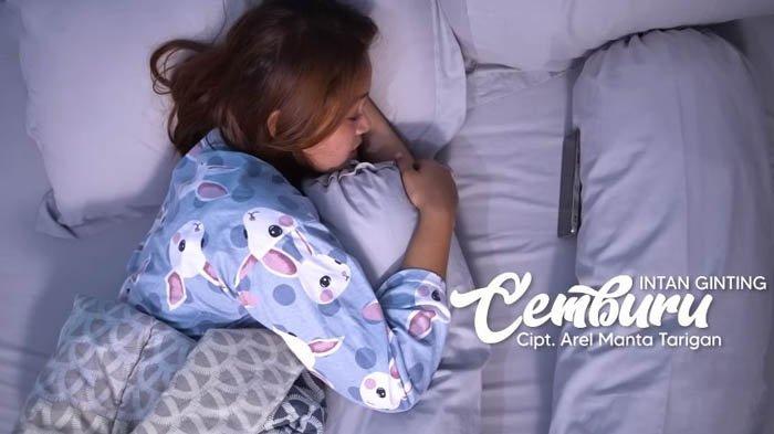 Terjemahan Indonesia Lirik Lagu Karo Cemburu yang Dipopulerkan Intan Ginting - Tribunpekanbaru.com