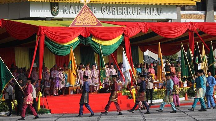 FOTO: Upacara Peringatan HUT ke-66 Provinsi Riau - Tribunpekanbaru.com