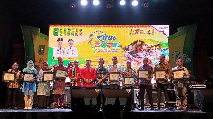 Stand RAPP Raih Juara II Kategori Dunia Usaha di Pameran Riau Expo 2022 ...