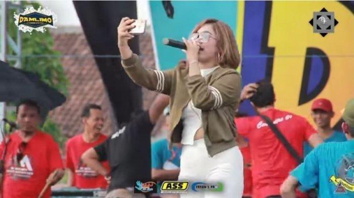 Tarik Sis Semongko Viral di Tiktok, Ternyata Begini Cerita Awal Mulanya ... Tarik Sis Semongko Viral di Tiktok, Ternyata Begini Cerita Awal Mulanya ...