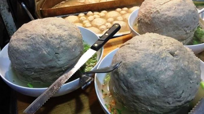 Bakso Raksasa Ini Bikin Netizen Heboh. Anda Sanggup Menghabiskannya ...