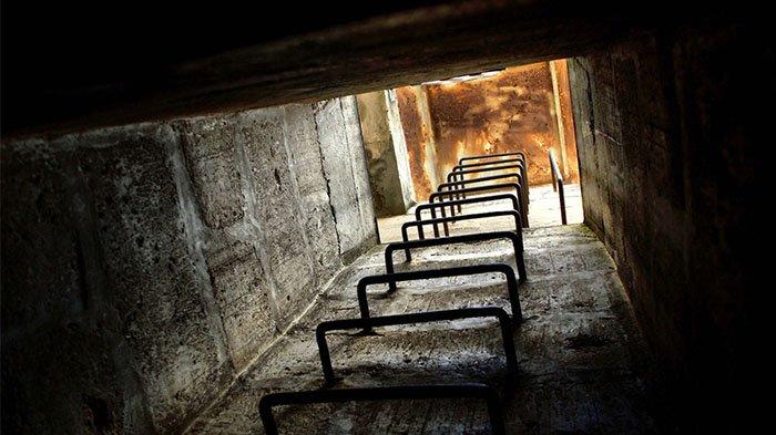 NGERI, Siapa yang Berani Membeli Bunker yang 'Menakutkan' Ini, Dijual ...