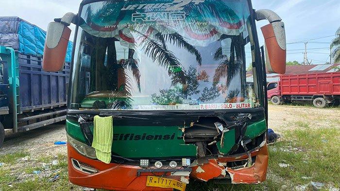 Tabrakan dengan Bus, Pengendara Motor Tewas, Satu Luka Parah, Kecelakaan Maut di Jalintim ...
