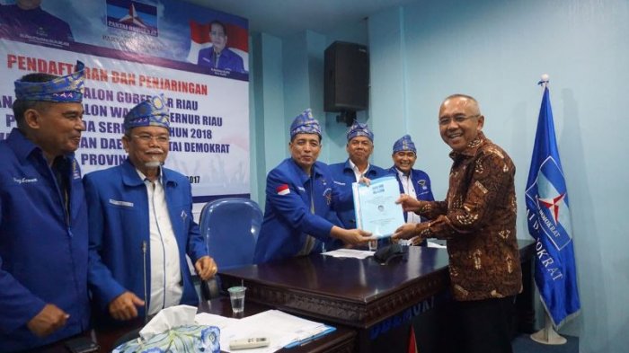 Andi Kembalikan Formulir ke Demokrat, Asri Berulangkali Teriak ... Andi Kembalikan Formulir ke Demokrat, Asri Berulangkali Teriak ...