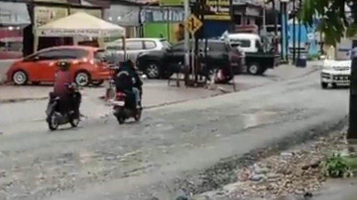 Diguyur Hujan, Perbaikan Jalan Delima Dihiasi Lubang-lubang Kecil, DPRD ...