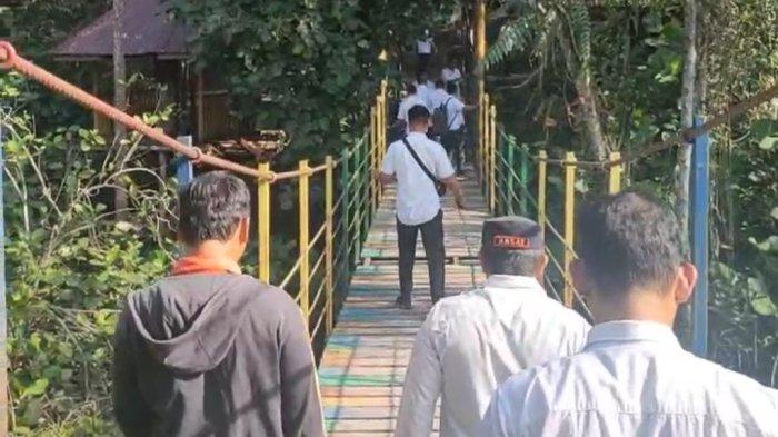 Dipenuhi Semak Jadi Tempat Pacaran Muda-mudi, Disparpora Pelalawan ...