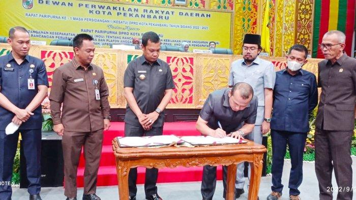 Ketua DPRD Pekanbaru Optimis Hari Jumat Paling Lambat Pengesahan APBD-P 2022 - Tribunpekanbaru.com