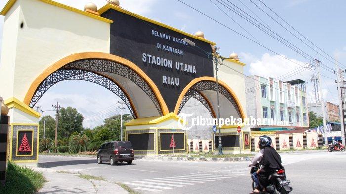 FOTO: Gapura Stadion Utama Riau Selesai Diperbaiki - Tribunpekanbaru.com