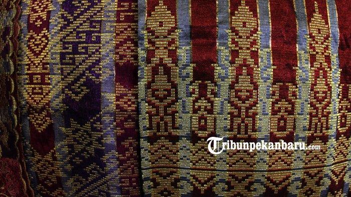 FOTO: Tenun Khas Melayu di Kampung Bandar Pekanbaru - Tribunpekanbaru.com