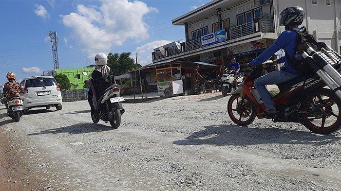 Arus Lalu Lintas Padat, Proyek Pengerjaan Overlay Jalan Delima ...