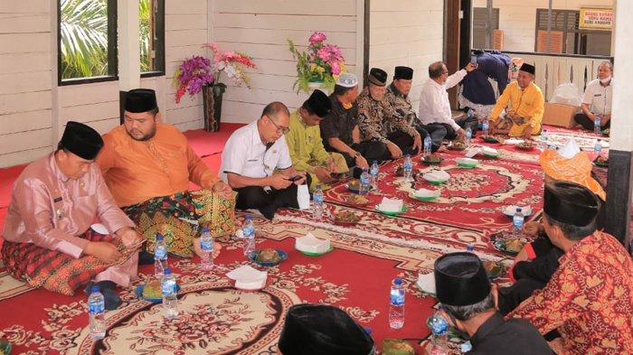 Jejak Terakhir Raja Mandailing Perempuan di Riau, Warga Gelar Tradisi ...