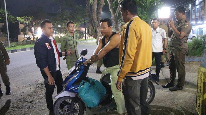 BREAKING NEWS: TERCIDUK Buang Sampah Sembarangan, 4 Orang di Pekanbaru Kena Denda ...