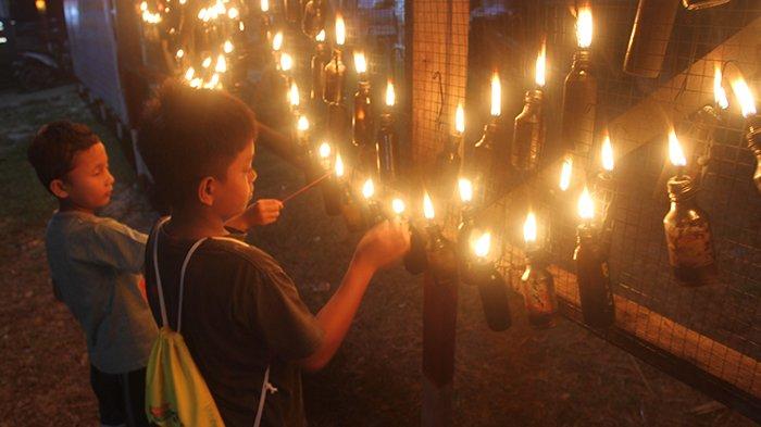 FOTO : Lampu Colok Lafadz Allah Meriahkan Malam Ramadan di Rumbai ...