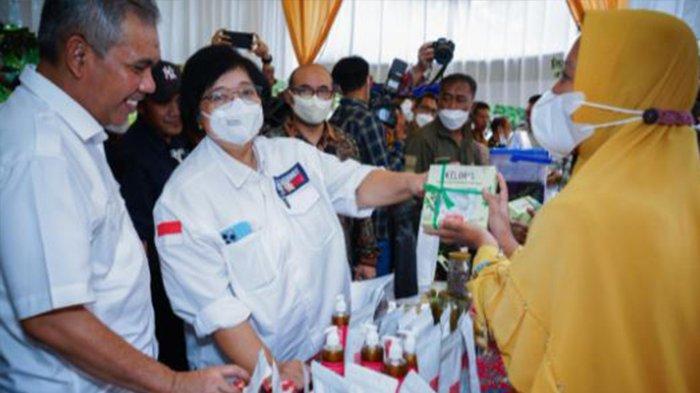 Menteri LHK Siti Nurbaya Borong Produk Olahan UMKM Binaan PLN - Tribunpekanbaru.com