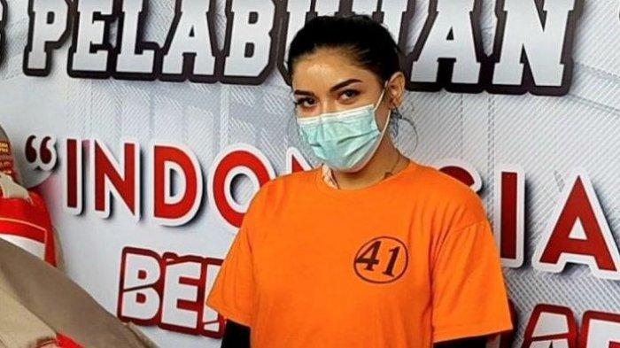 Jenis Kelamin di KTP Millen Cyrus dan Nama Asli Millendaru, Walau ...