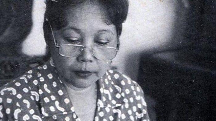 Sinopsis dan Download Novel Sebuah Lorong di Kotaku Karya Nh. Dini ...