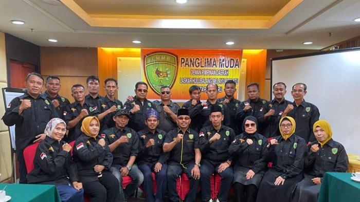 Panglima Muda Bersama Pengurus DPD Laskar Hulubalang Melayu Bersatu ...