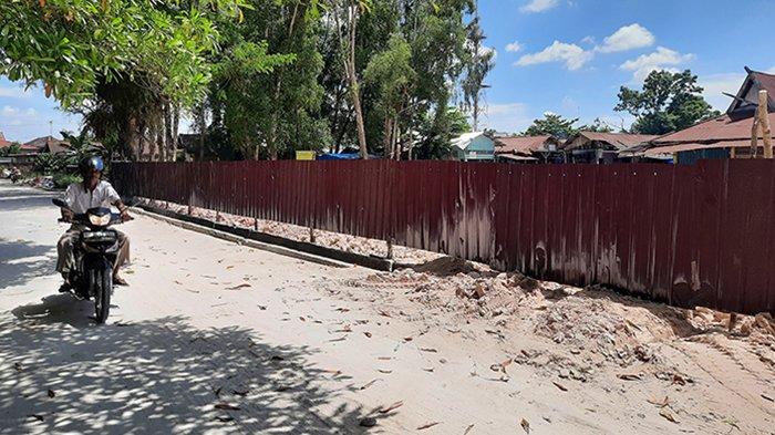 Lokasi Revitalisasi Pasar Palapa Sudah Dikelilingi Seng Merah Jelang ...