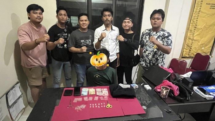 Tidak Memiliki Perkerjaan Tetap membuat Pemuda di Desa Pulau Burung Inhil Nekat Edarkan Sabu ...