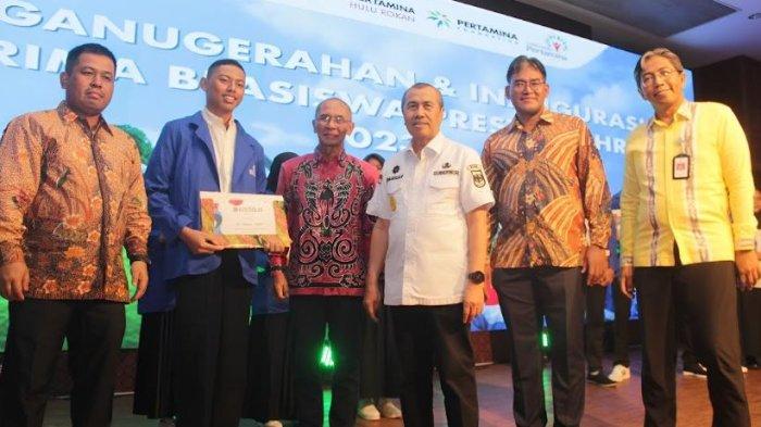 Kisah Arryan Naufal, Anak Sopir Truk Penerima Beasiswa Prestasi PHR ...