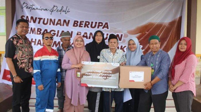 Adri Semringah Terima Bantuan Jelang Ramadan 2023, PHR Bagikan 300 Pake ...