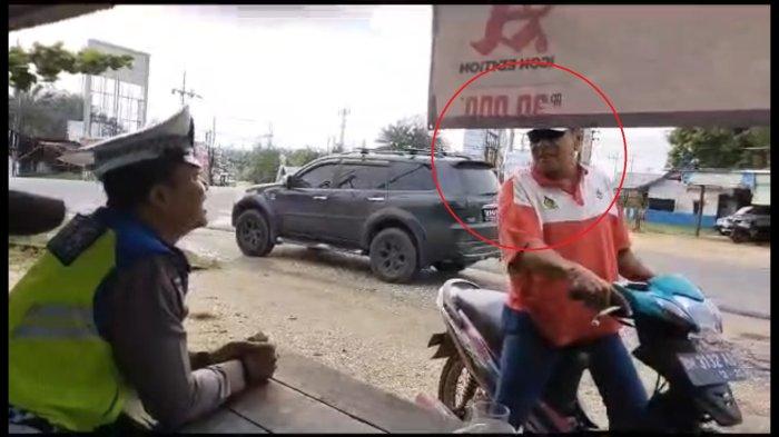 Viral, Video Polantas di Riau Dimaki Pengendara Motor Tak Pakai Helm - Tribunpekanbaru.com