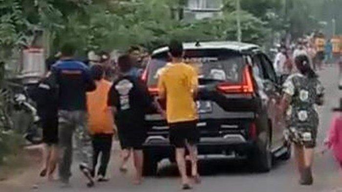 Ngaku Sudah Sebar Rp 250 Juta, Aksi Viral Gus A Bikin Hujan Uang di Jombang - Halaman all ...