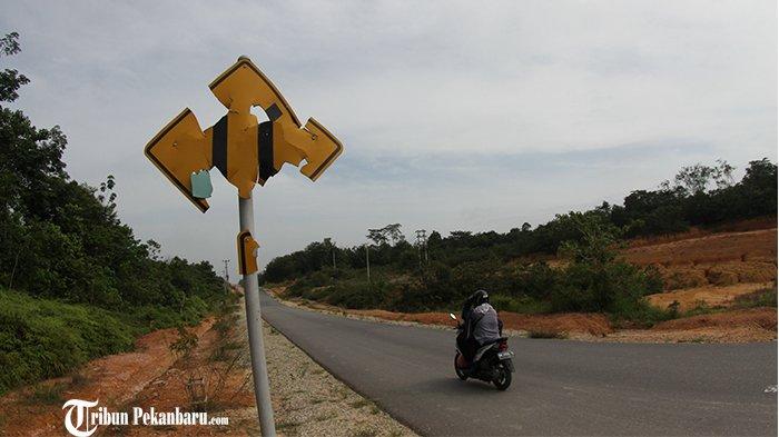 FOTO ; Rambu Lalu lintas di Tenayan Raya Banyak yang Rusak ...