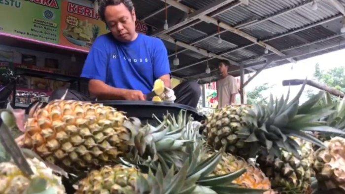 Peminat Kurang, Petani Inovasi Buah Nanas Jadi Keripik yang Gurih ...