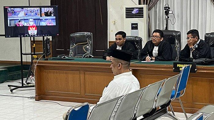 BREAKING NEWS : JPU KPK Bacakan Tuntutan Bagi Bupati Kepulauan Meranti ...