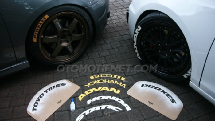 Trend Stiker Ban Keren, Bikin Mobilmu Gaya Ala Mobil Balap ...
