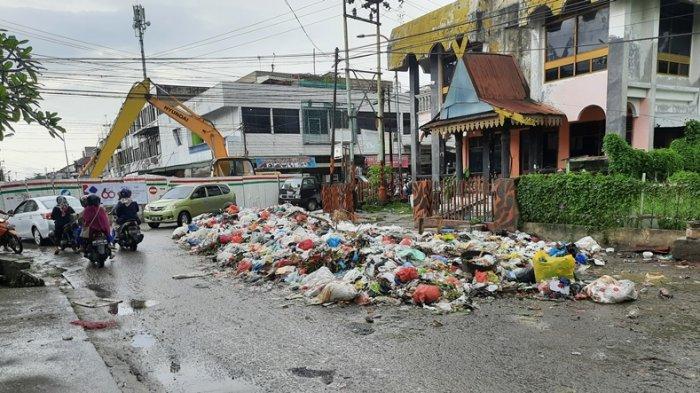Masalah Sampah Menumpuk di Pasar Jalan Teratai Pekanbaru, Ternyata Ini yang Terjadi ...