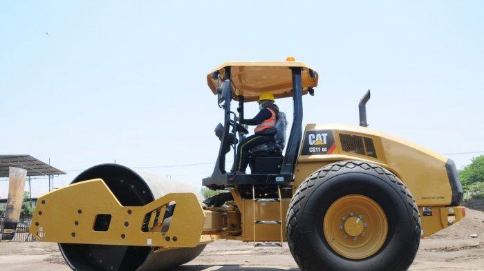 Trakindo Kenalkan Unit Vibratory Soil Compactor Cat CS11GC - Tribunpekanbaru.com
