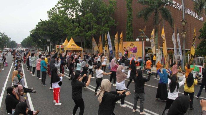FOTO : Serunya Zumba Party Kopi ABC bersama Tribun Pekanbaru ...