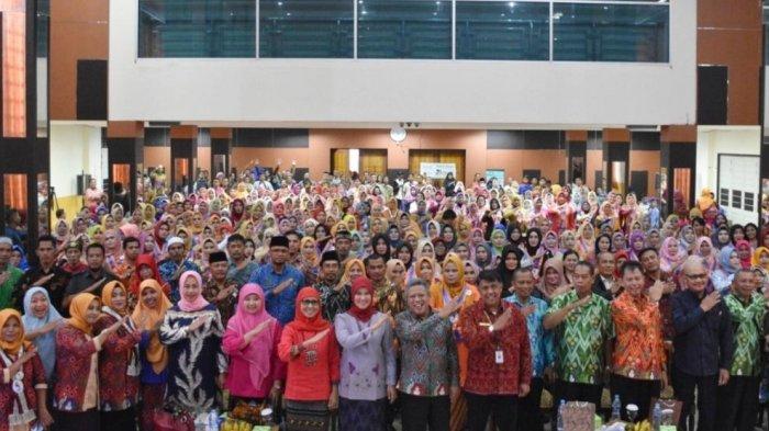 220 Lulusan Akademi Paradigta Kubu Raya Diwisuda, Muda Berharap dapat ...