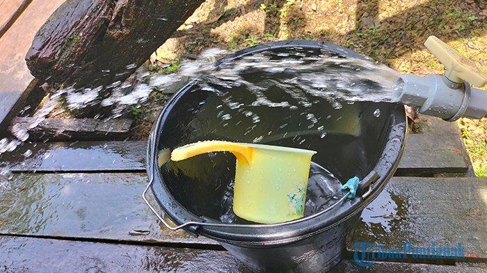 Imbas Air Sungai Kapuas Kotor, Warga Desa Empangau Hilir Kapuas Hulu ...