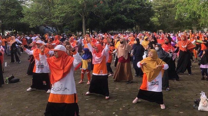 PKS Kalbar Gelar Senam di Taman Alun-Akun Kapuas - Tribunpontianak.co.id