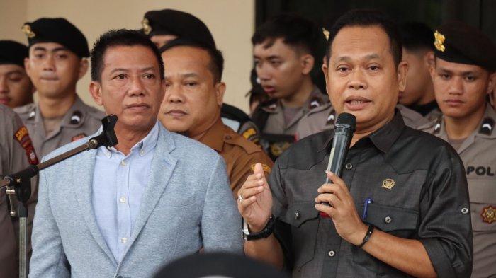 Anggota DPRD Mempawah Sambut Kedatangan Peserta Unjuk Rasa Anggota HMI - Tribunpontianak.co.id